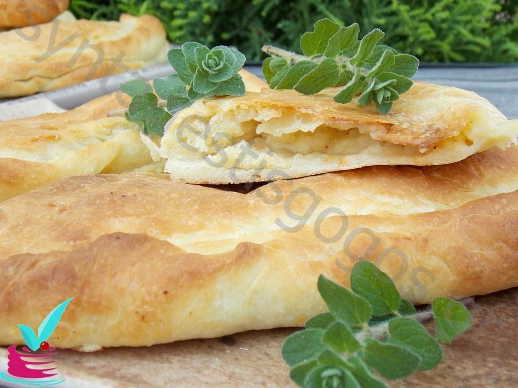 ΠΑΤΑΤΟΠΙΤΑ ΚΑΛΤΣΟΝΕ ΜΕ ΣΥΓΚΛΟΝΙΣΤΙΚΗ ΜΑΓΙΚΗ ΑΦΡΑΤΗ ΖΥΜΗ ΓΙΑ ΠΙΤΣΑ ...